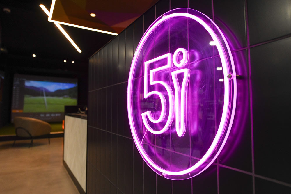 5i Mentone - Premium Indoor Golf - Golf Done Differently – Five Iron ...